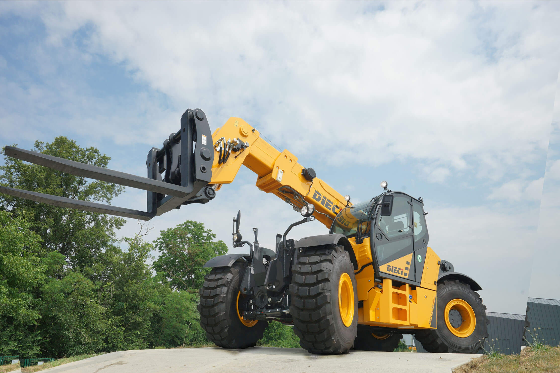 Hercules 120.10 Telehandler – Strength for Heavy Jobs